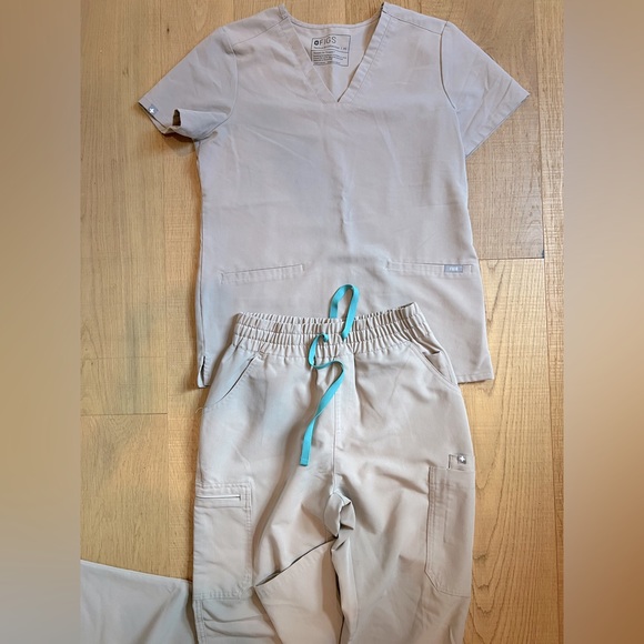 Figs | Tops | Figs Scrubs Cargo Straight Leg Pants And 3 Pocket Top ...